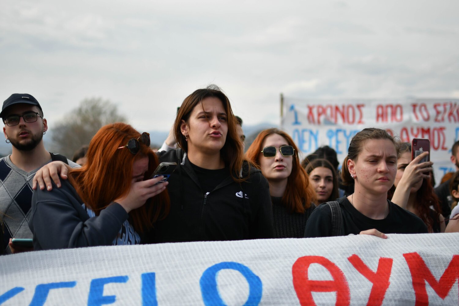 Βαθιά συγκίνηση στα Τέμπη: «Αλυσίδα» μνήμης και αγώνα για τους 57 ...