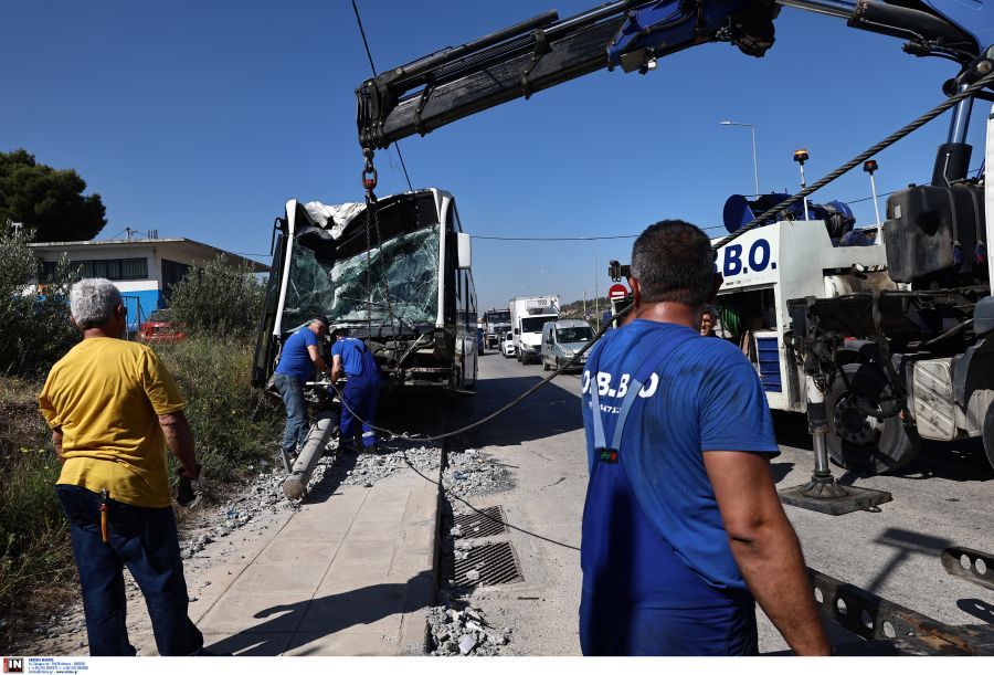 Λιόσια: Αστικό λεωφορείο προσέκρουσε σε κολώνα – 6 επιβάτες ...