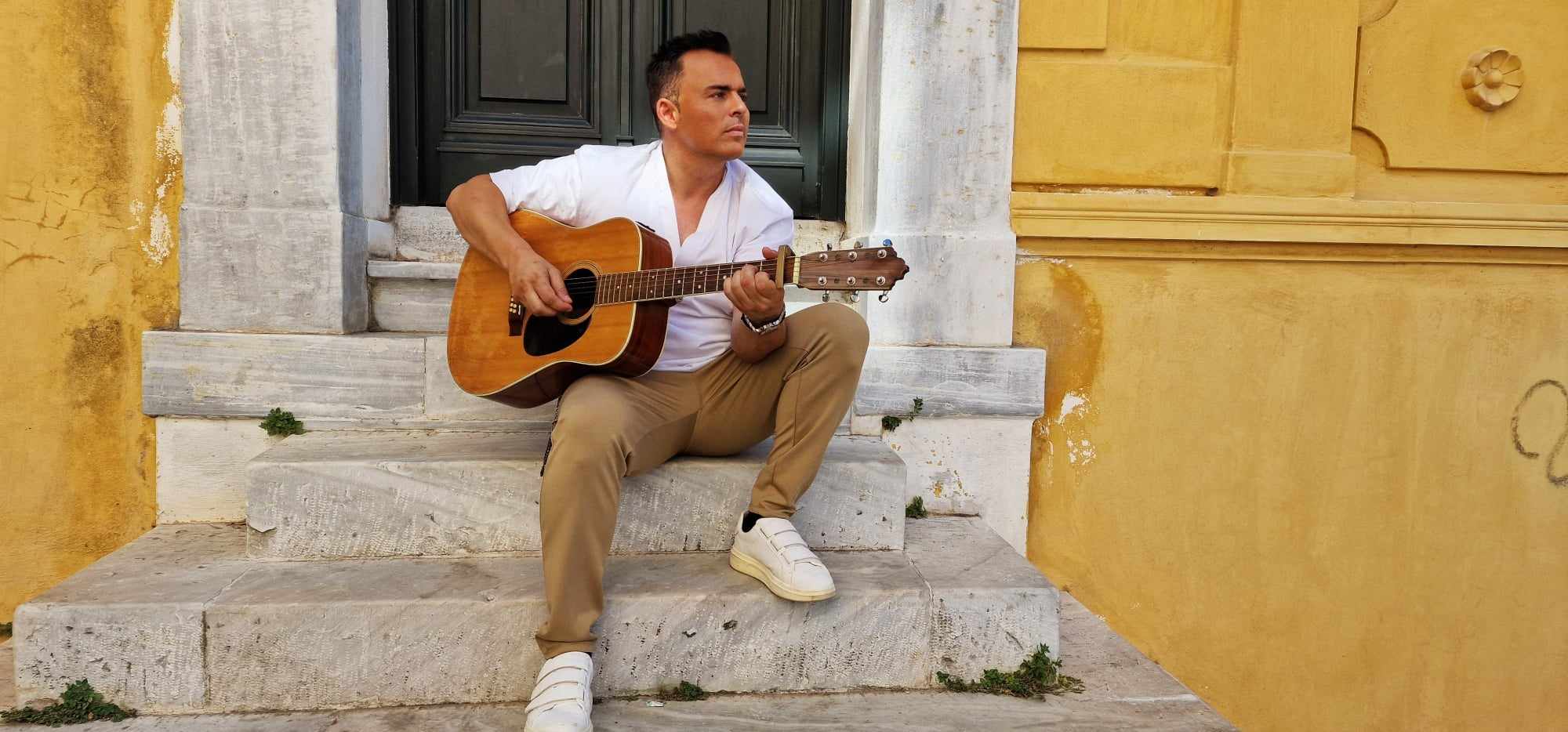 «Αχ και να’ ξερες»: Κυκλοφόρησε η νέα επιτυχία του Πάνου Ψάλτη ...